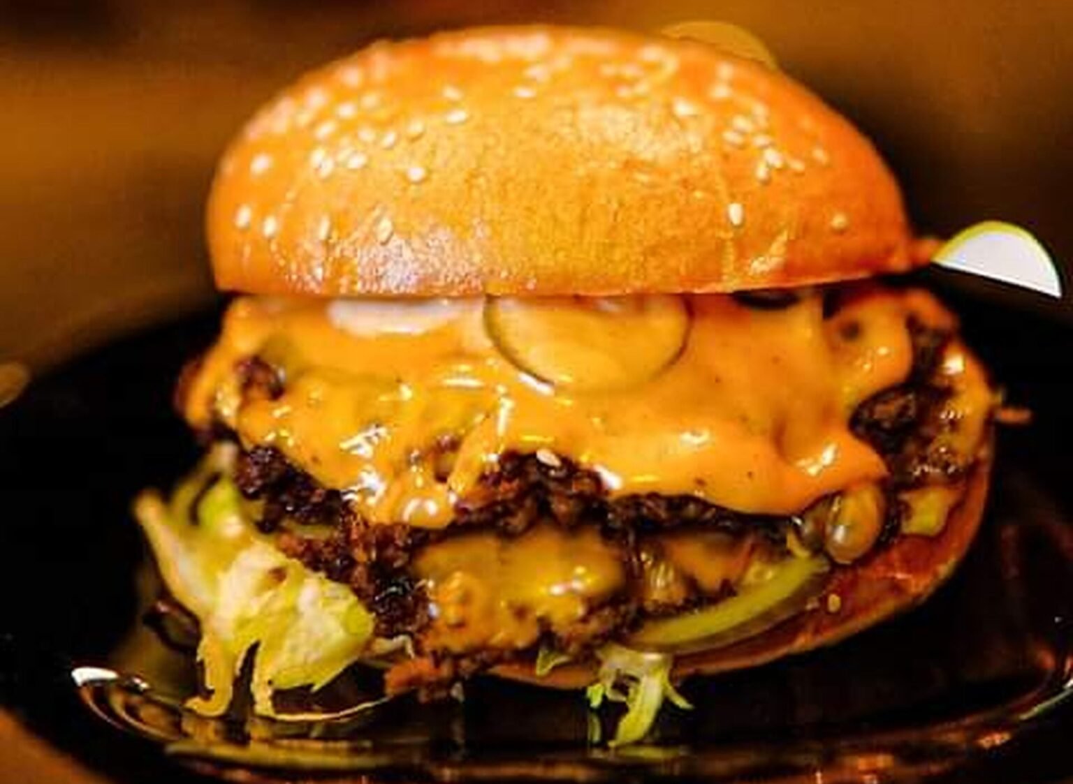 3 Best Burgers In Lahore 2026 - Hey Pakistani