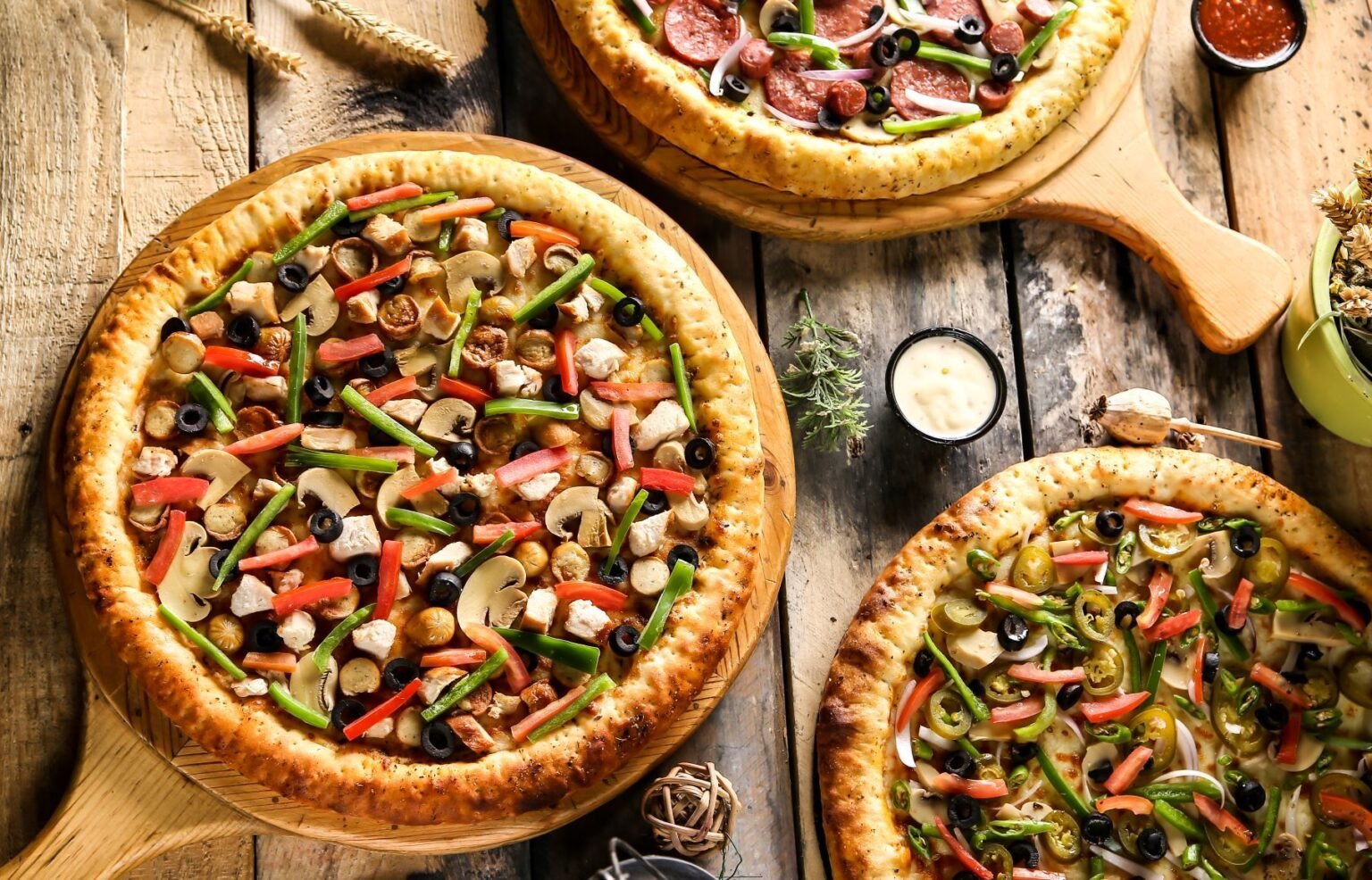 5 Best Pizza In Lahore 2026 - Hey Pakistani